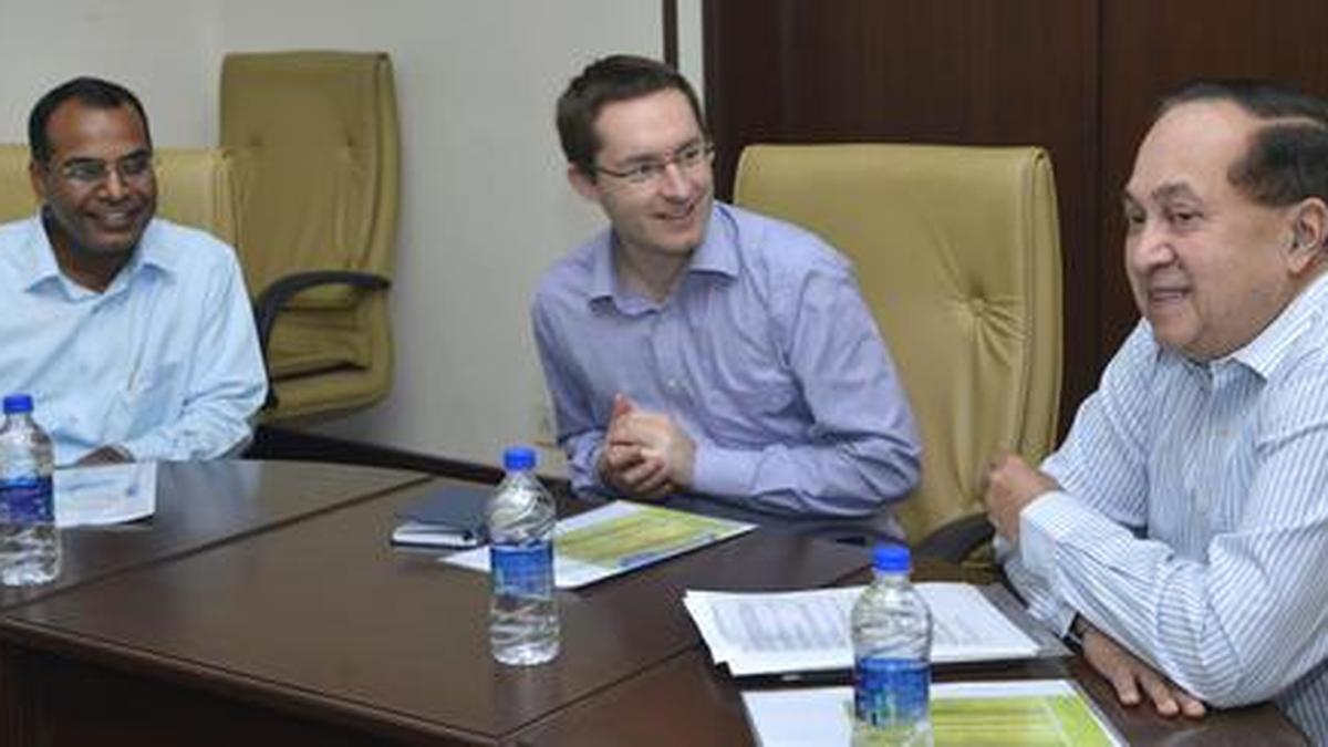 Interaction with Giles Thomson at The Hindu Centre - The Hindu Centre